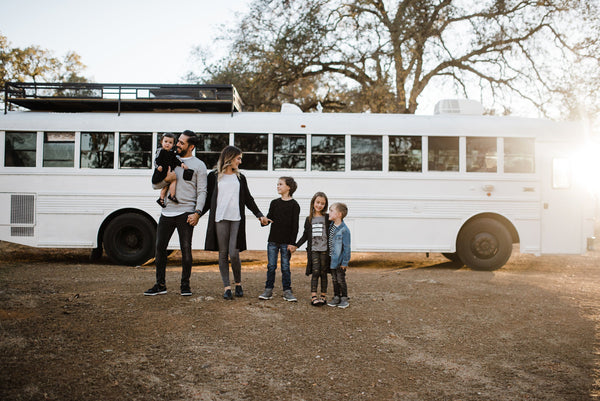 Family of 6 Living Full-Time in a 250-sqft Converted School Bus—The Ma ...